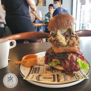 台南美式餐廳推薦｜爆漿手打漢堡排、Chill餐酒館9選 - GOMAJI夠麻吉