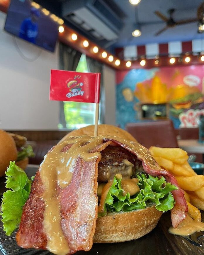 台南美式餐廳推薦｜爆漿手打漢堡排、Chill餐酒館9選 - GOMAJI夠麻吉